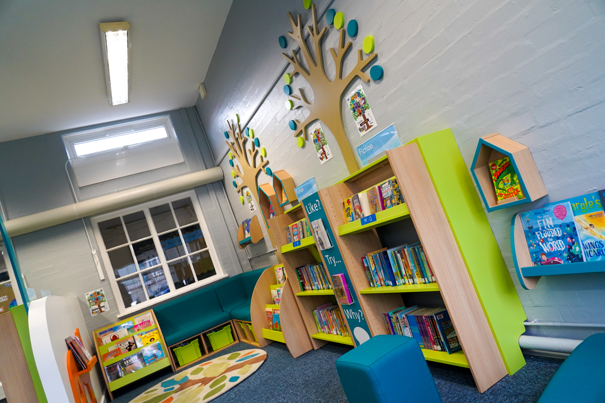 Jervoise School welcome their new ‘colourful and adventurous library ...
