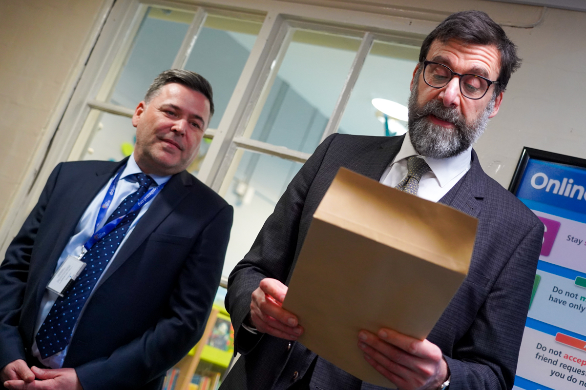 Jervoise School welcome their new ‘colourful and adventurous library ...