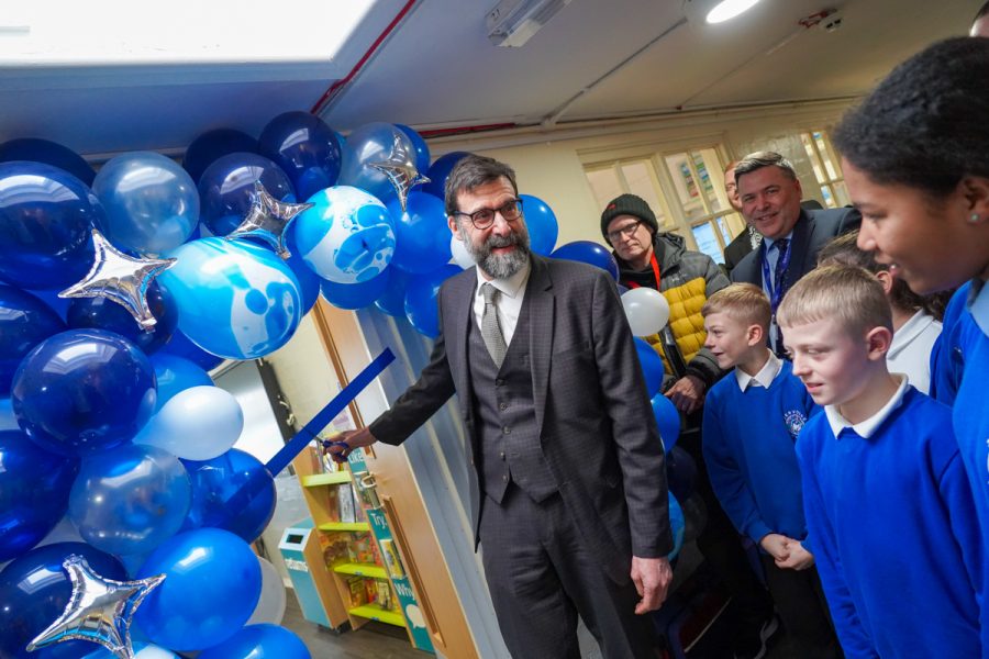 Jervoise School welcome their new ‘colourful and adventurous library ...